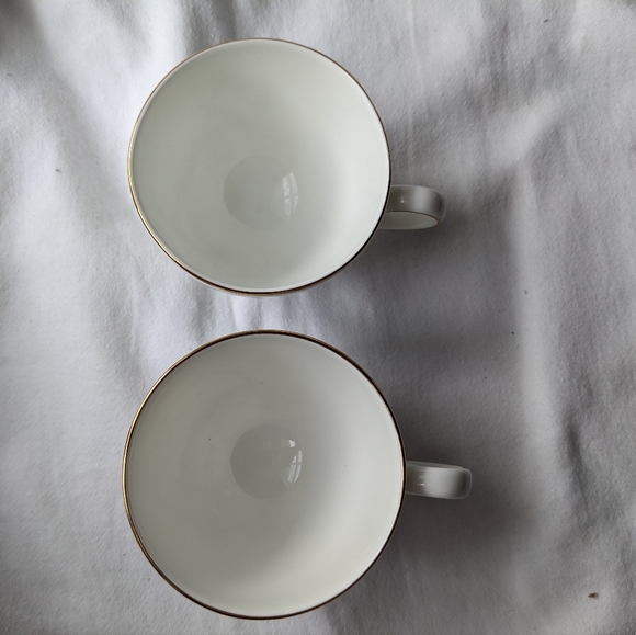 Wedgwood | Dining | Wedgwood Hummingbirds Bone China Leigh Shape Footed ...